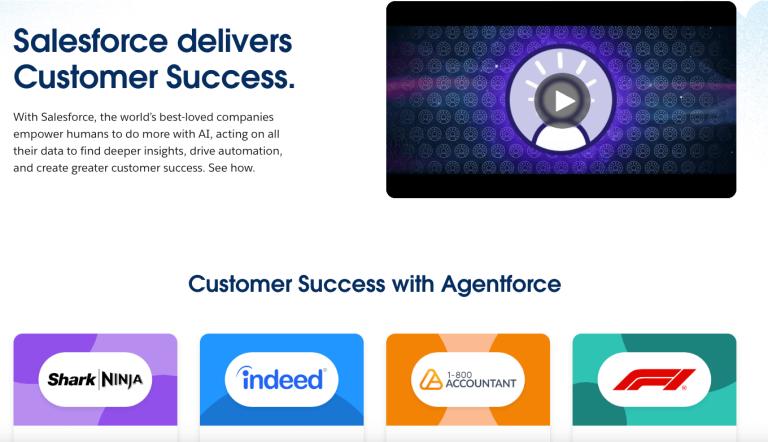 Customer Success vs Customer Service: 6 Key Distinctions