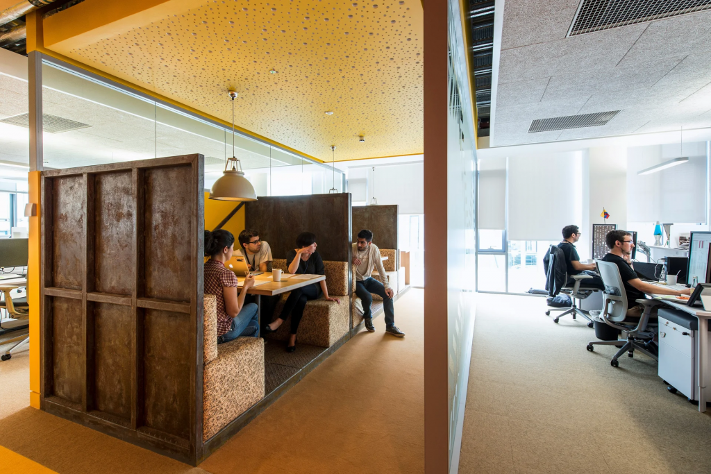 Horizontal Communication: Key to Stronger Workplace Collaboration